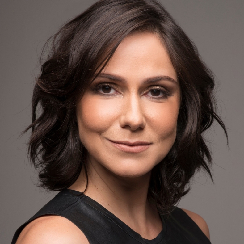 Contratar Aline Fanju é na Contrate Artistas
