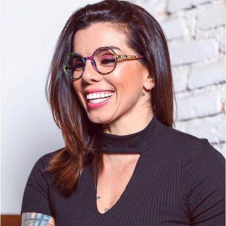 Contratar Penélope Nova é na Contrate Artistas