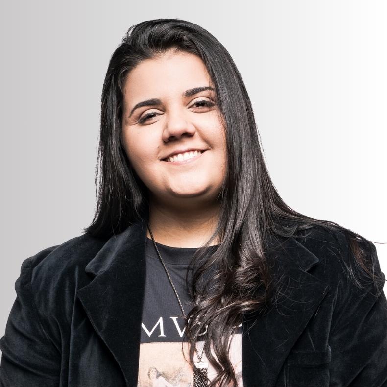 Contratar Yasmin Santos é na Contrate Artistas